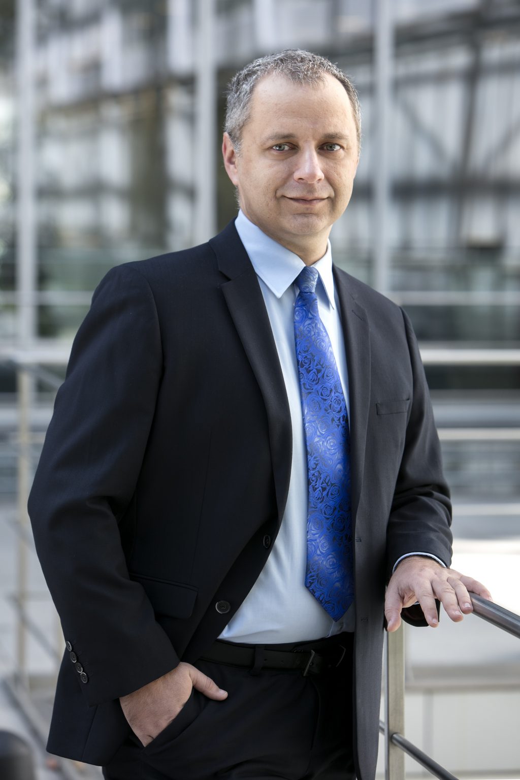 Martin Šuster dostal v parlamente zelenú a mieri do RRZ – Národná banka ...