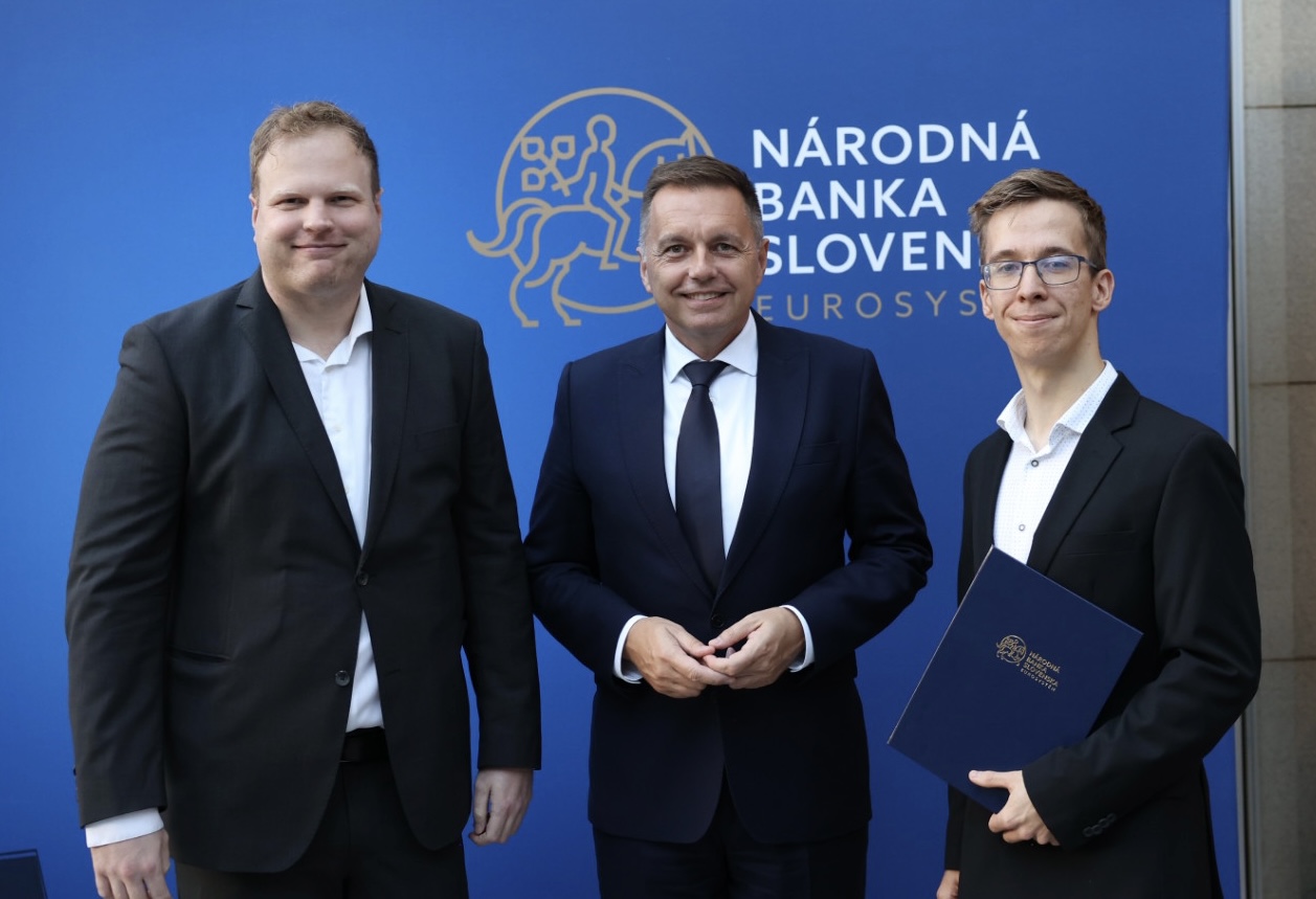 Cena guvernéra odmenila diplomovú prácu, ktorá hovorí o odlive peňazí ...